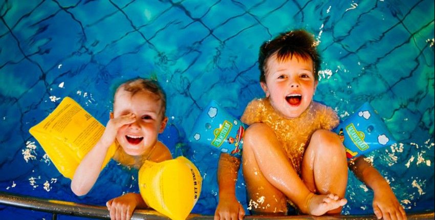Nager et apprendre à nager à la piscine de Beaublanc Limoges | Kidiklik